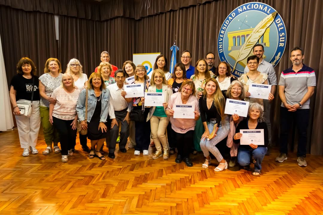 Entrega de certificados de los cursos de UPAMI - Enfoque U